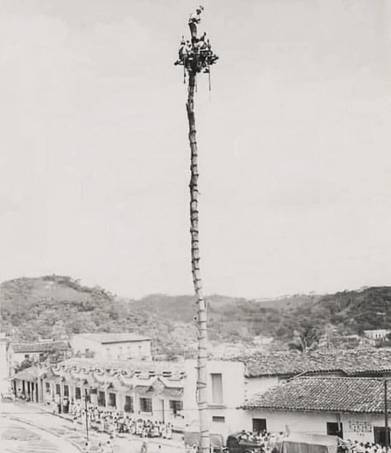 ¿Sabes de donde salen los voladores de Papantla? – Pícale